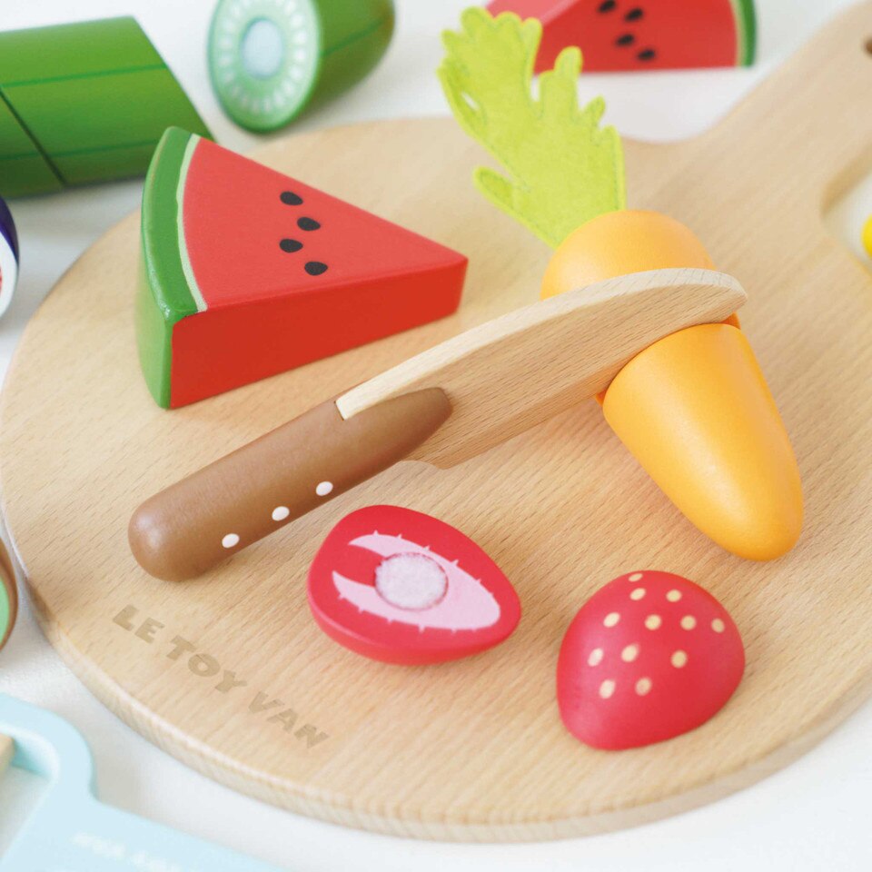 Le Toy Van Wooden Chopping Board & Sliceable Play Food | Pottery barn ...